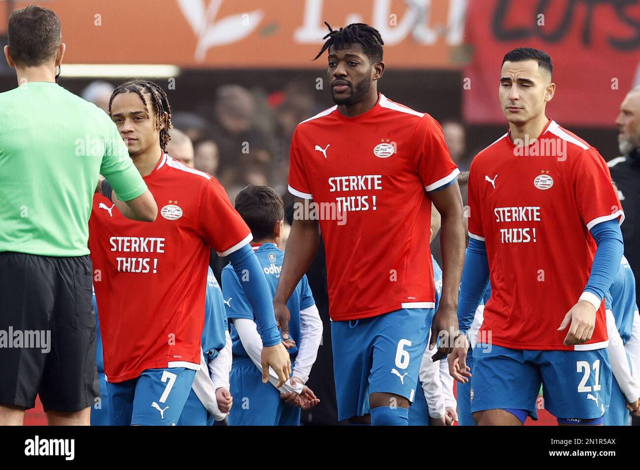 ROTTERDAM - Show of support for Thijs Slegers ahead of the Dutch premier league match between ...