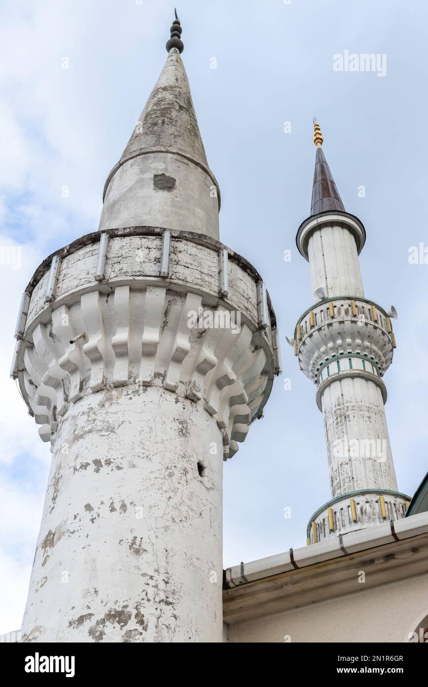 Blue mosque exterior minarets hi-res stock photography and images - Alamy
