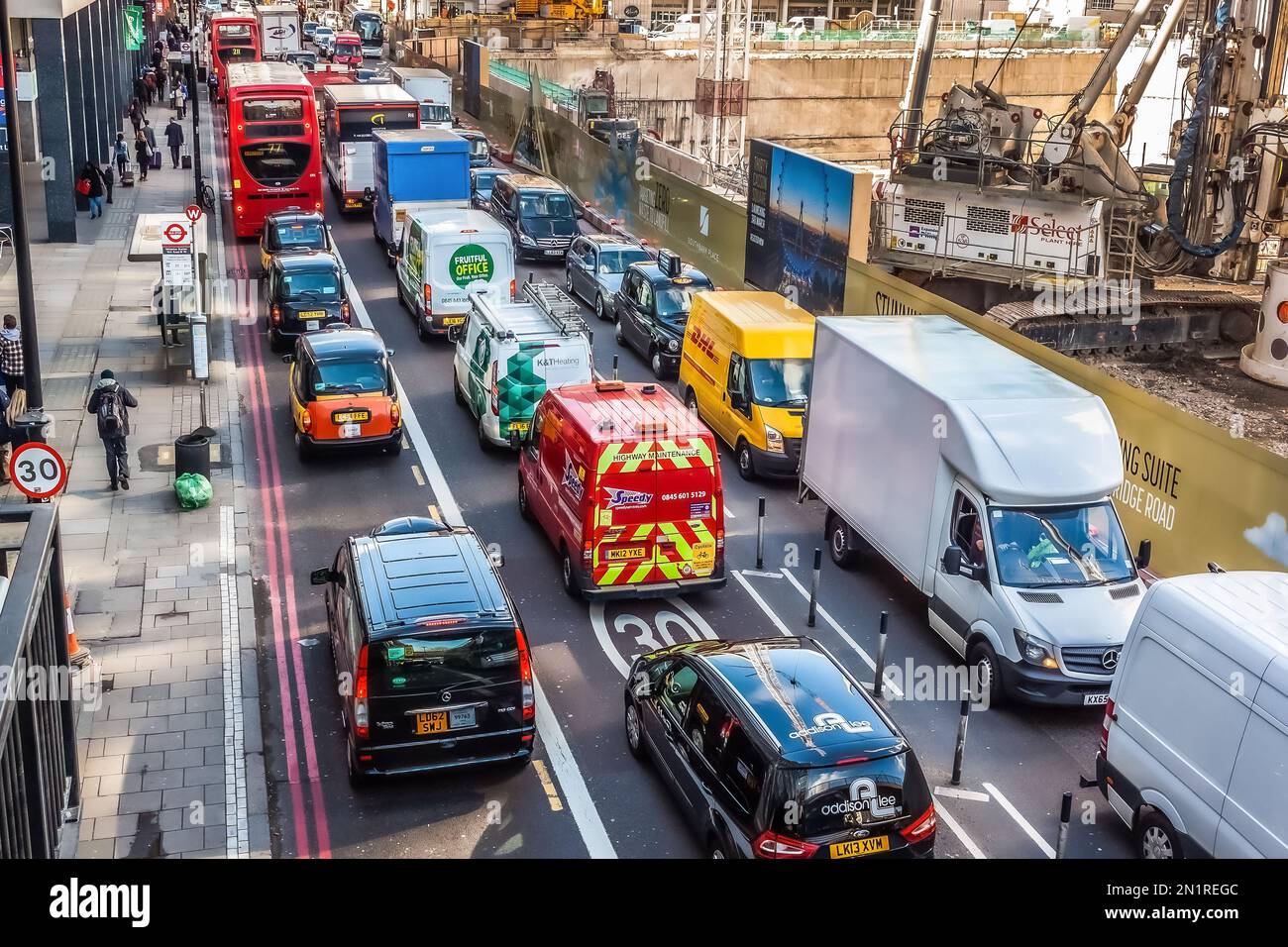 Heavy traffic York Road, Lambeth, Central London Stock Photo - Alamy