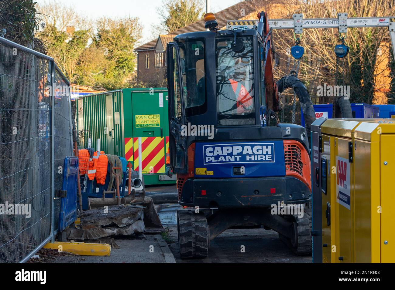 Emergency repair thames water hi-res stock photography and images - Alamy