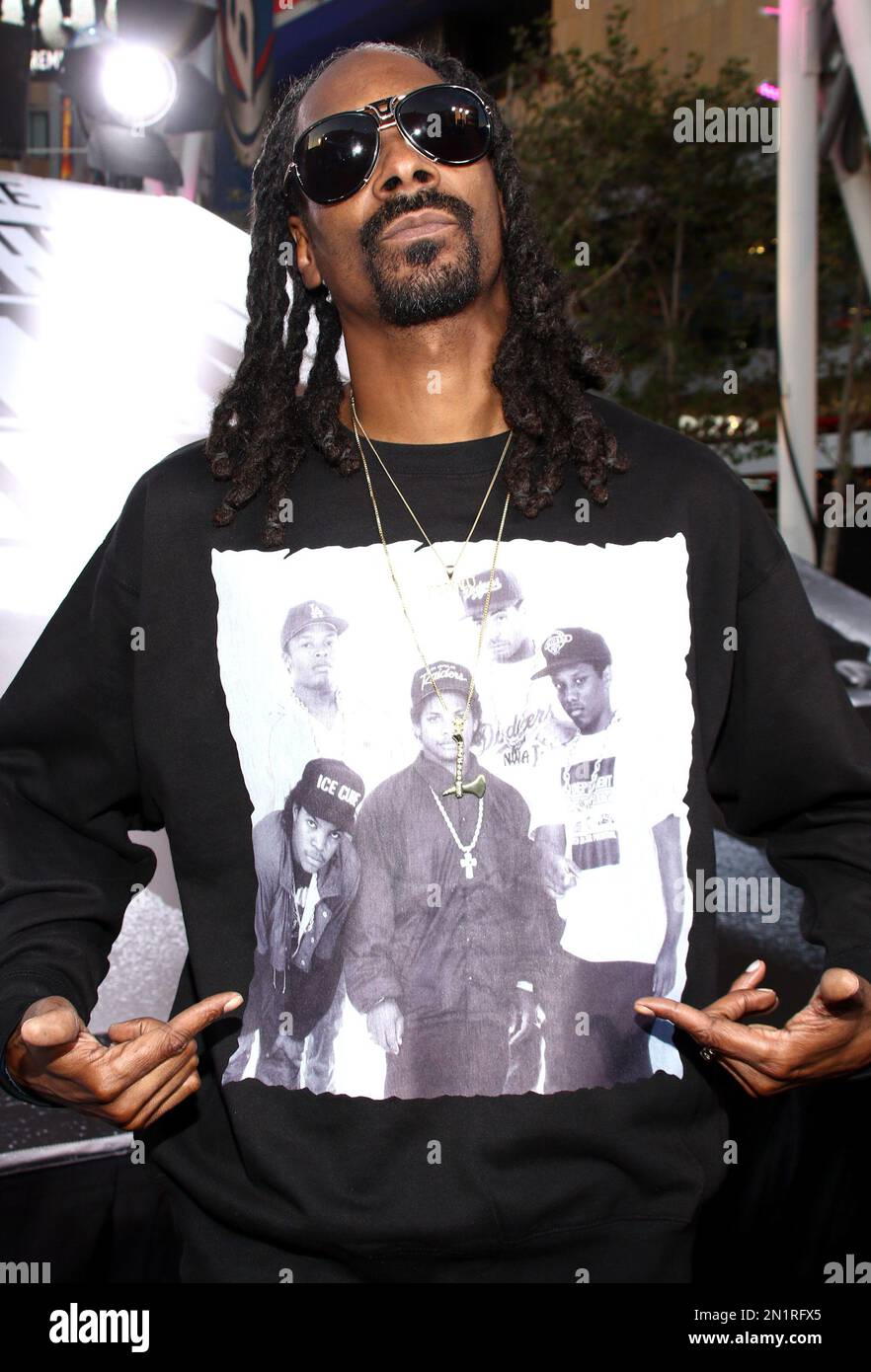 Snoop Dogg arrives at the Los Angeles premiere of "Straight Outta ...
