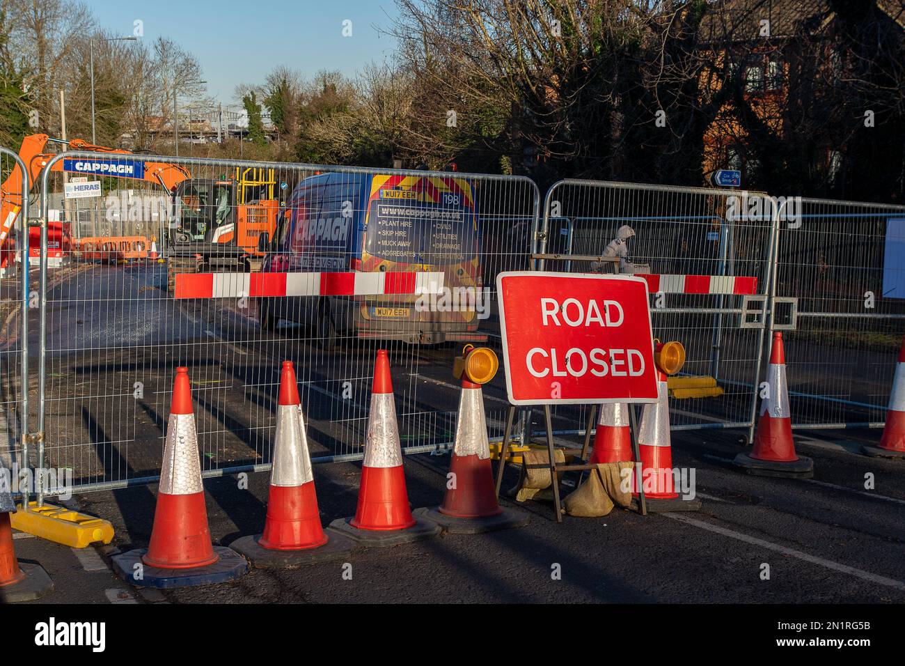 Emergency repair thames water hi-res stock photography and images - Alamy