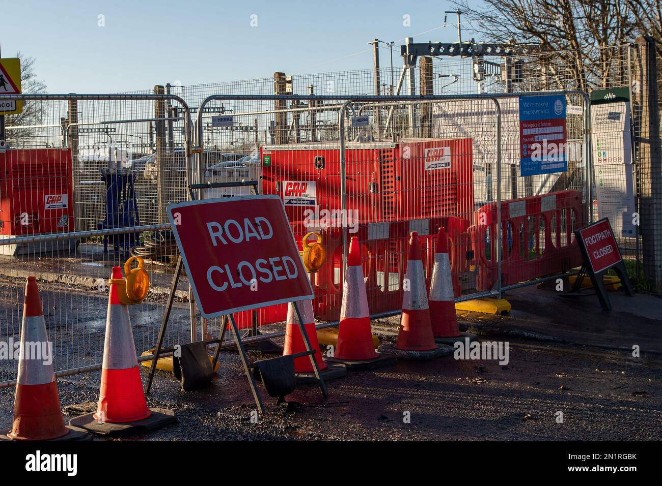Emergency repair thames water hi-res stock photography and images - Alamy
