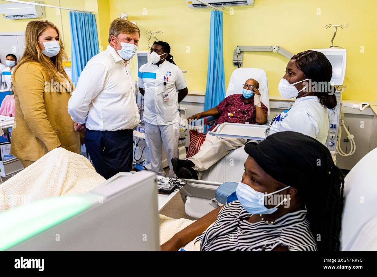 SINT MAARTEN - Princess Amalia and King Willem-Alexander during a visit ...