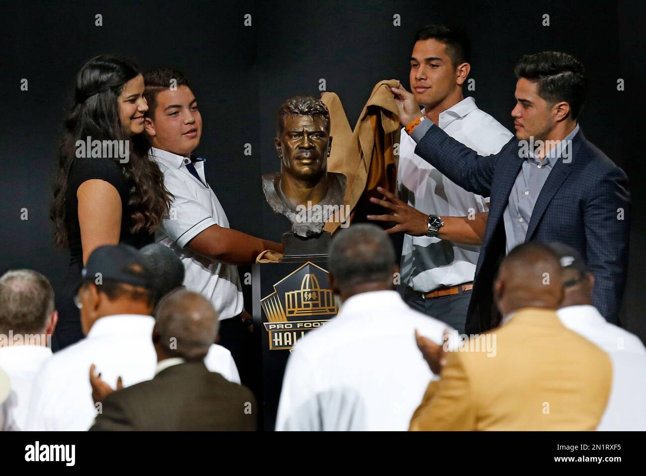 Children of former NFL player Junior Seau, from left; Sydney, Hunter ...