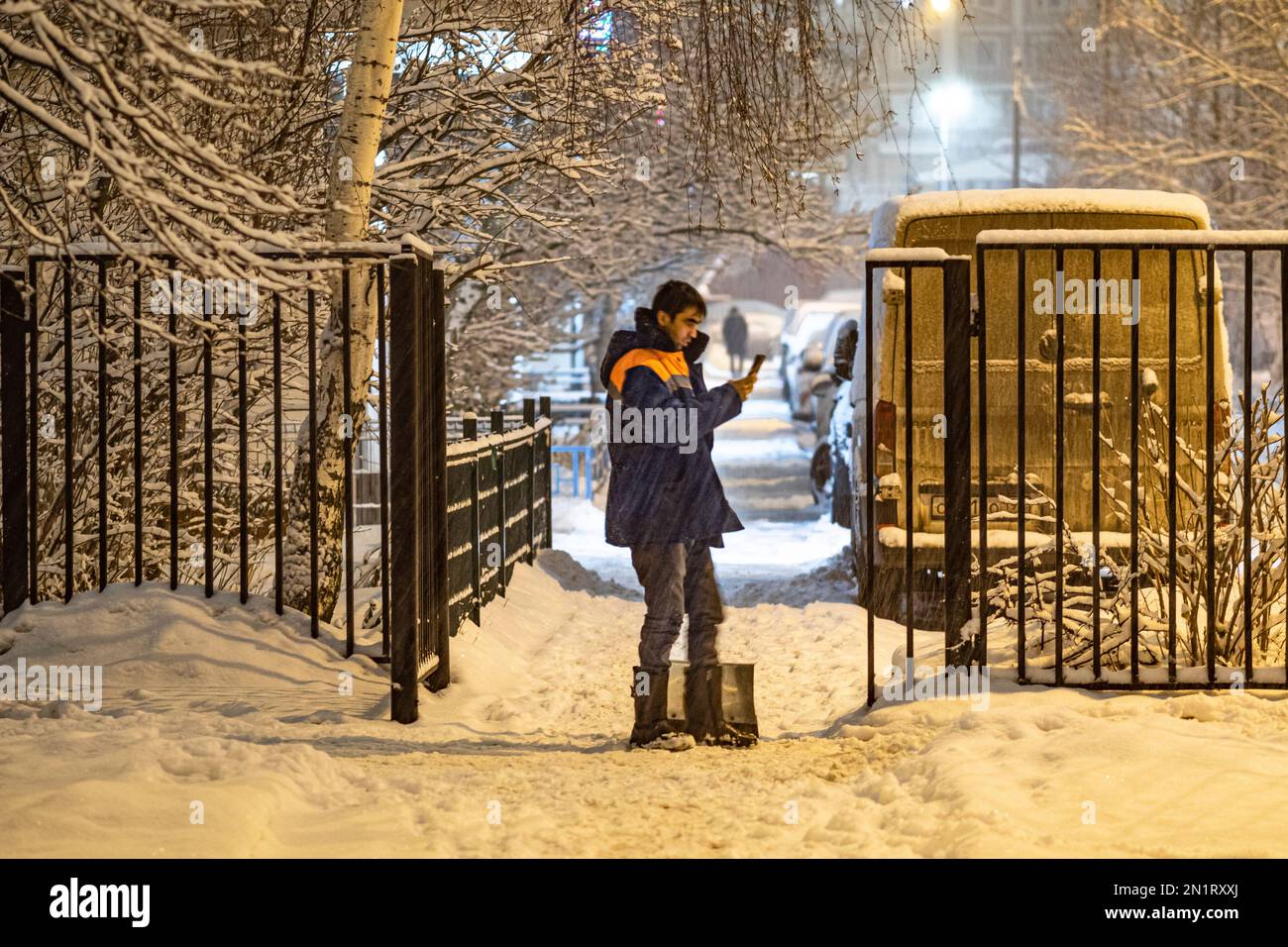 Russia, Moscow. People walk in the snow Stock Photo - Alamy