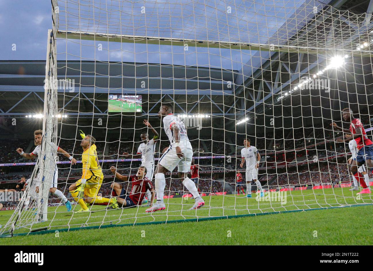 German's new goalkeeper of Paris saint Germain Kevin Trapp, second left ...