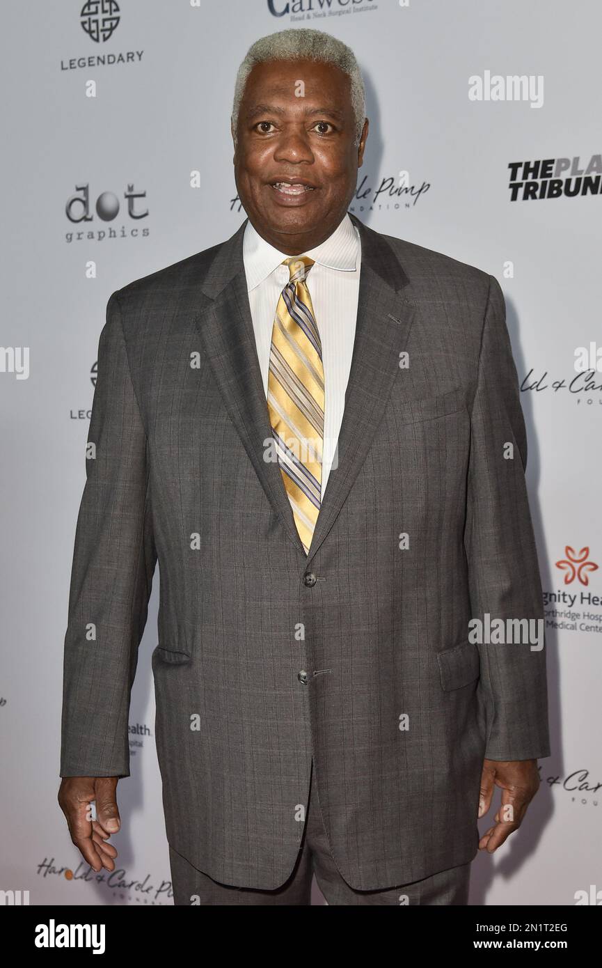 Oscar Robinson arrives at the 15th Annual Harold and Carole Pump ...