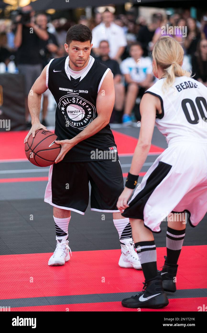 Jerry Ferrara plays in the Nike Basketball 3ON3 Tournament - ESPNLA 710 ...