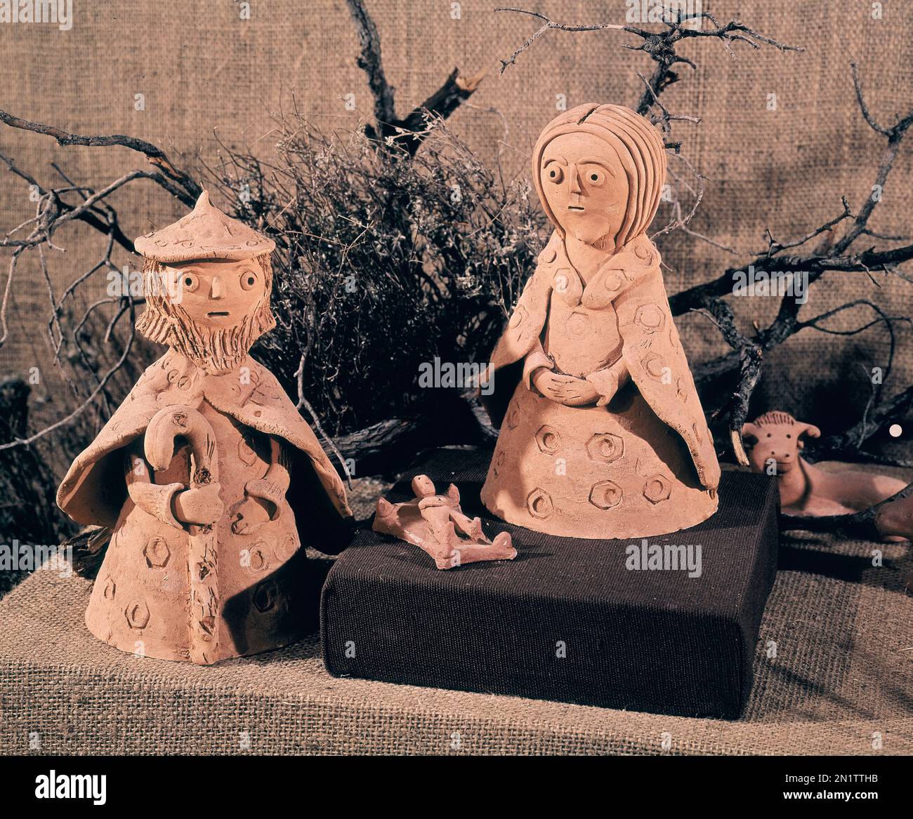 BELEN CON FIGURAS DE BARRO DE ALFAR. Author: ORTEGA R. Location: MUSEE ...
