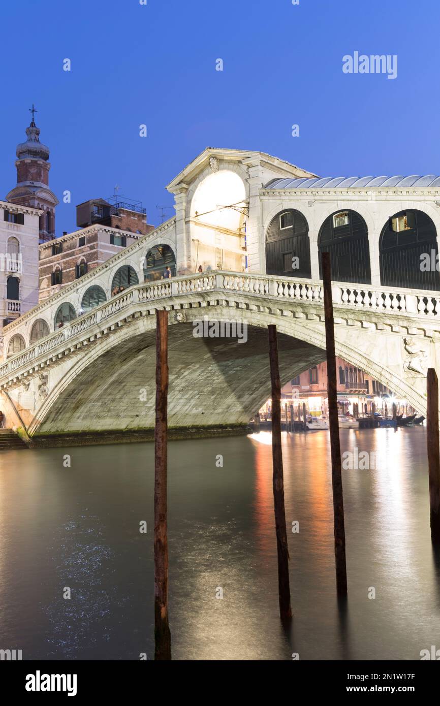 Rialto bridge venice and sunset hi-res stock photography and images - Alamy