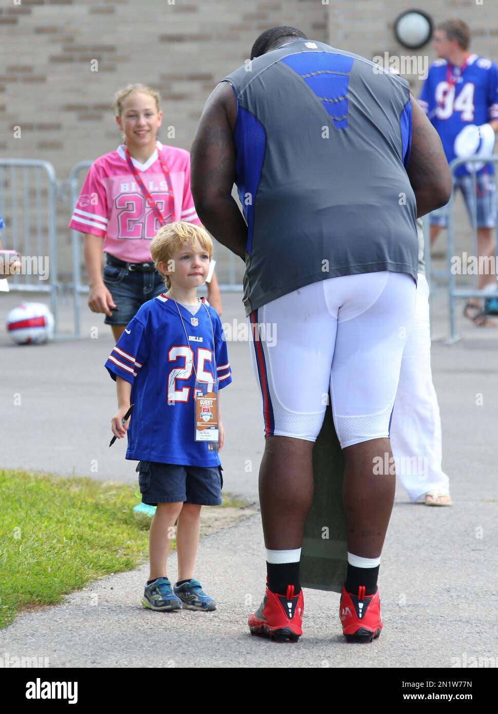 Buffalo Bills defensive tackle Marcell Dareus signs autographs for fans ...