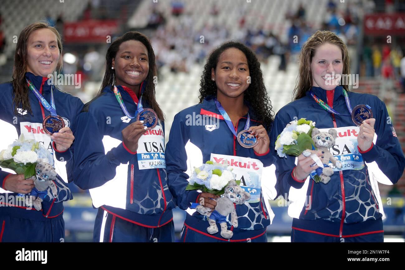 The United States' women's 4x100m freestyle relay team from left, Margo ...