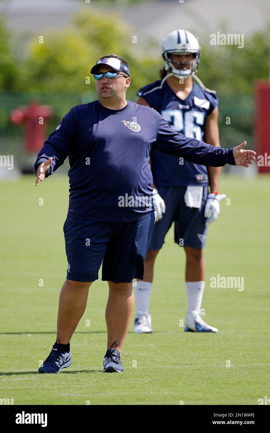 Tennessee Titans defensive backs coach Louie Cioffi instructs his ...