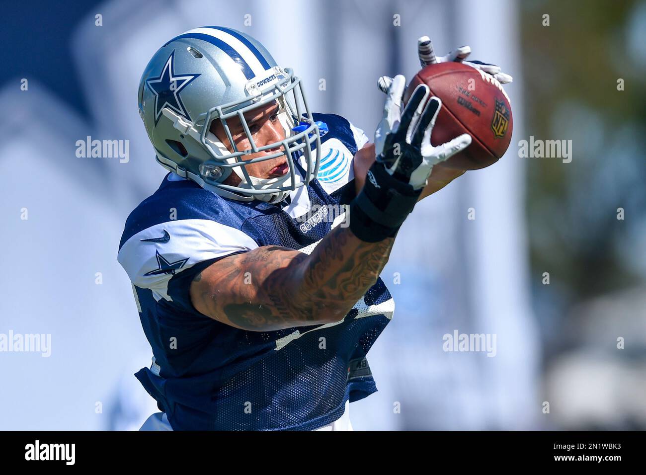 Dallas Cowboys linebacker Keith Rivers makes a reception during Dallas ...