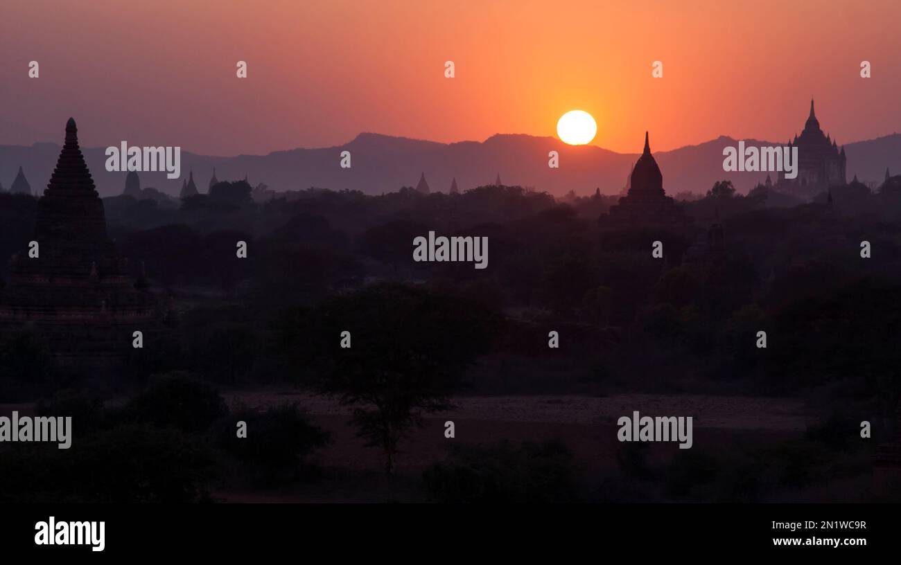Sunset at Bagan Ancient Temples in Myanmar Stock Photo - Alamy