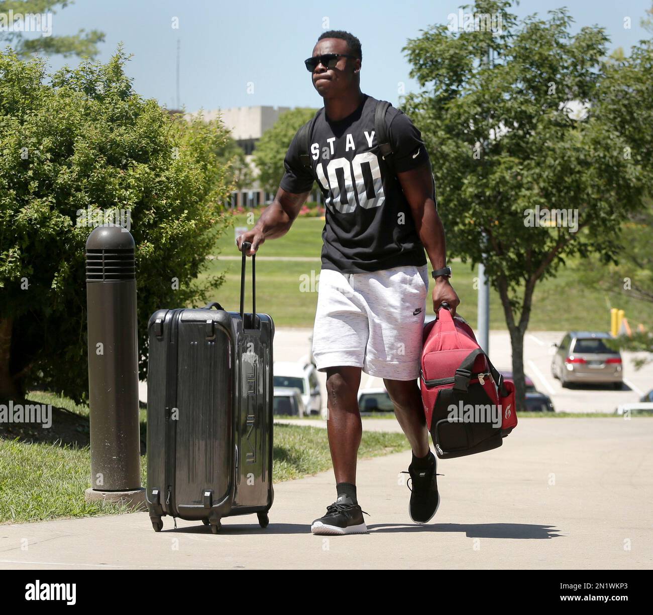 Kansas City Chiefs wide receiver Jeremy Maclin arrives at NFL football ...