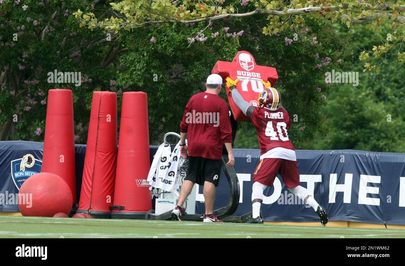 Washington Redskins linebacker Terrance Plummer goes through defensive ...
