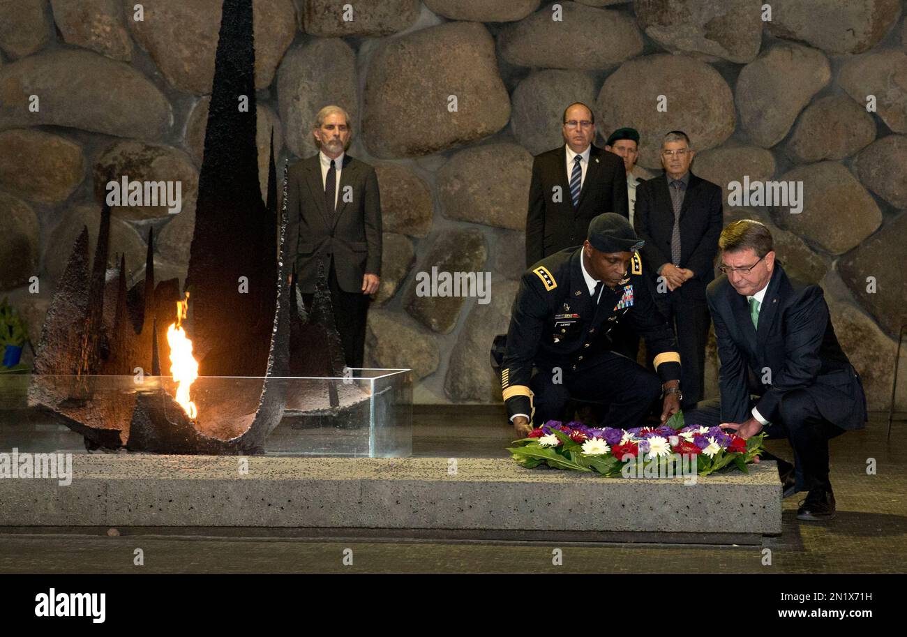 U.S. Defense Secretary Ash Carter, right, and U.S. Army Lt. Gen. Ron ...