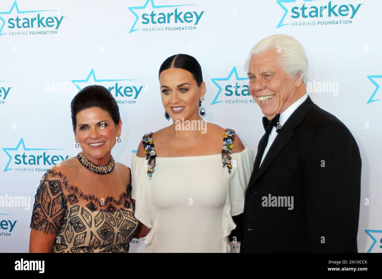 IMAGE DISTRIBUTED FOR STARKEY HEARING FOUNDATION - Tani and Bill Austin ...
