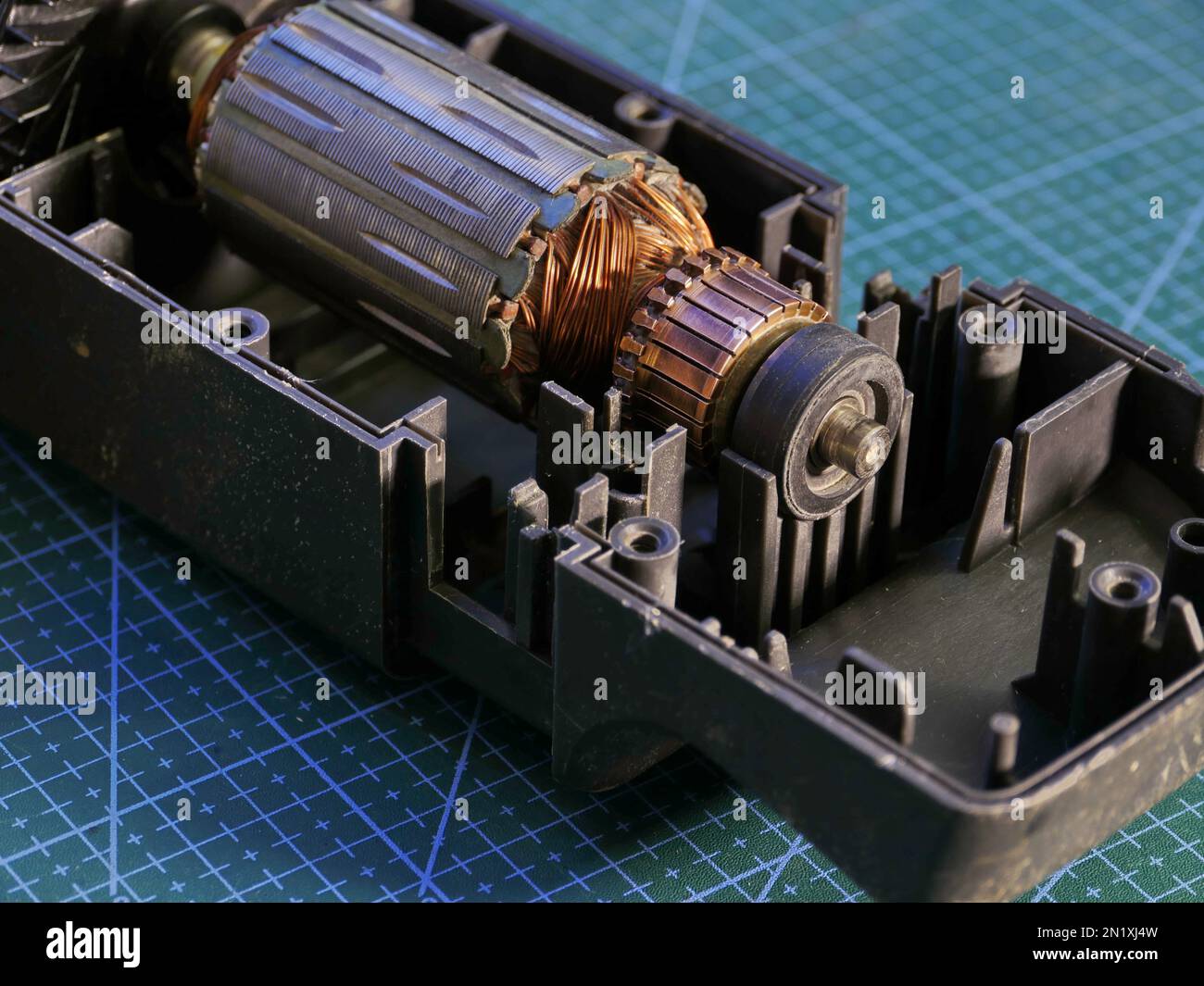 Bevel gear mechanism hi-res stock photography and images - Alamy