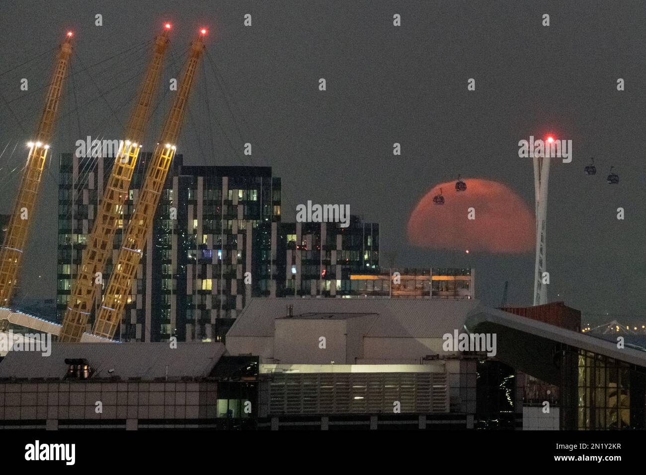 London UK 6th February 2023 UK Weather 99 1 Full Moonrise Makes london-uk-6th-february-2023-uk-weather-99-1-full-moonrise-makes