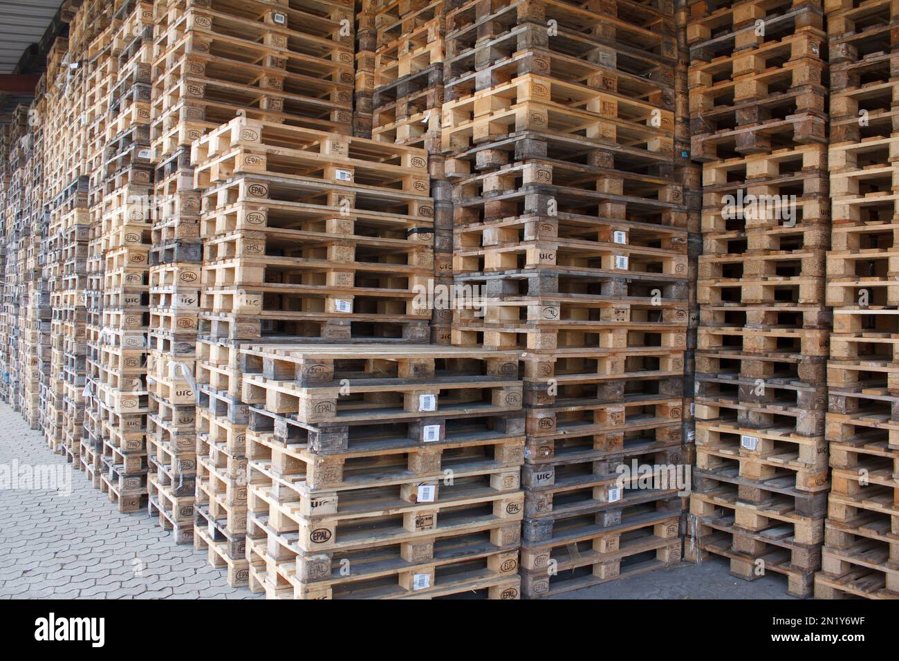 Stackable storage hi-res stock photography and images - Alamy