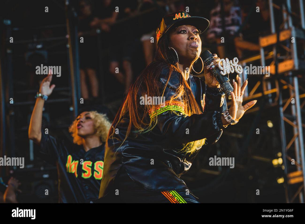 Missy Elliott and Dancers Perform at the 2015 Pemberton Music Festival ...