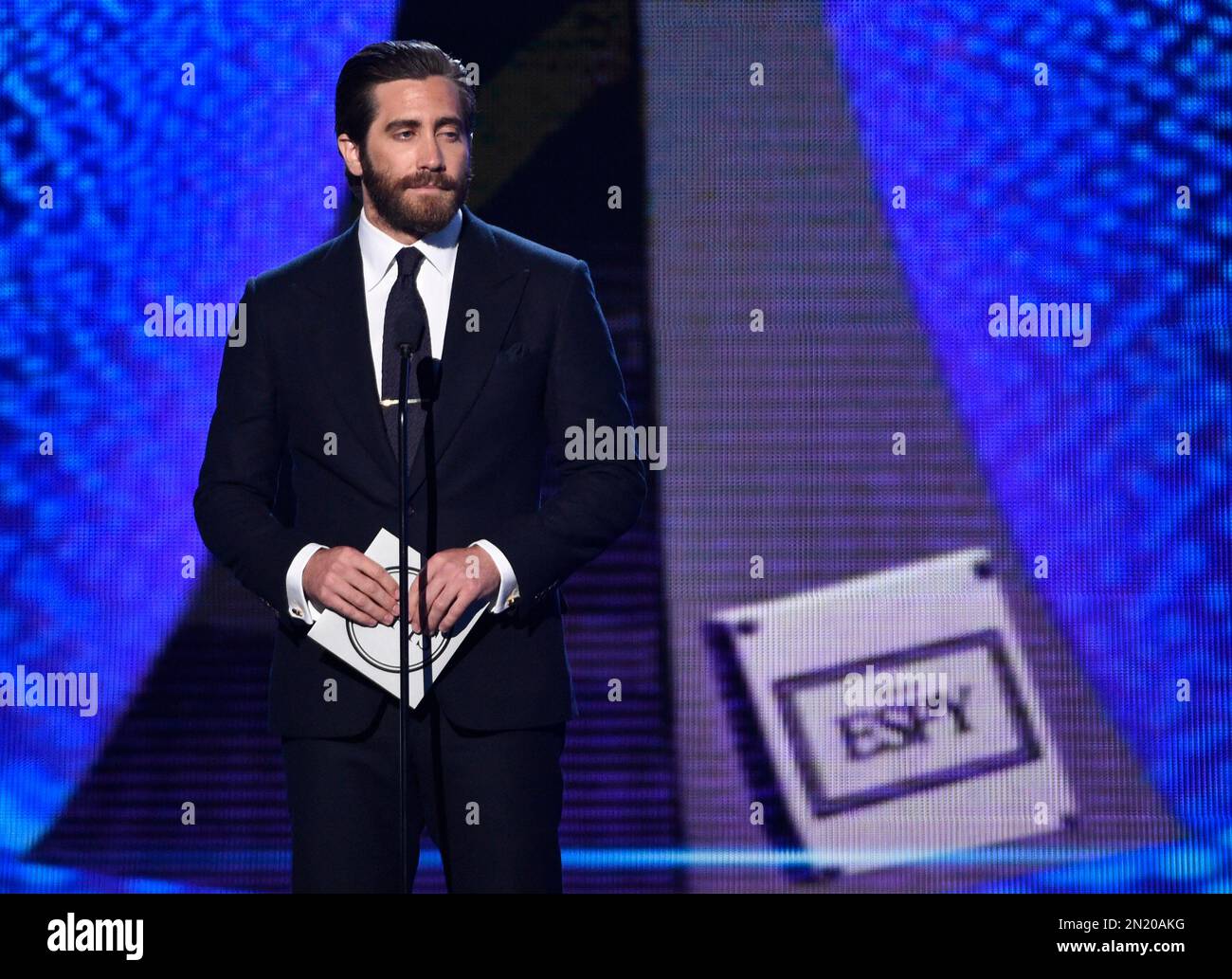 Jake Gyllenhaal presents the award for best male athlete at the ESPY ...