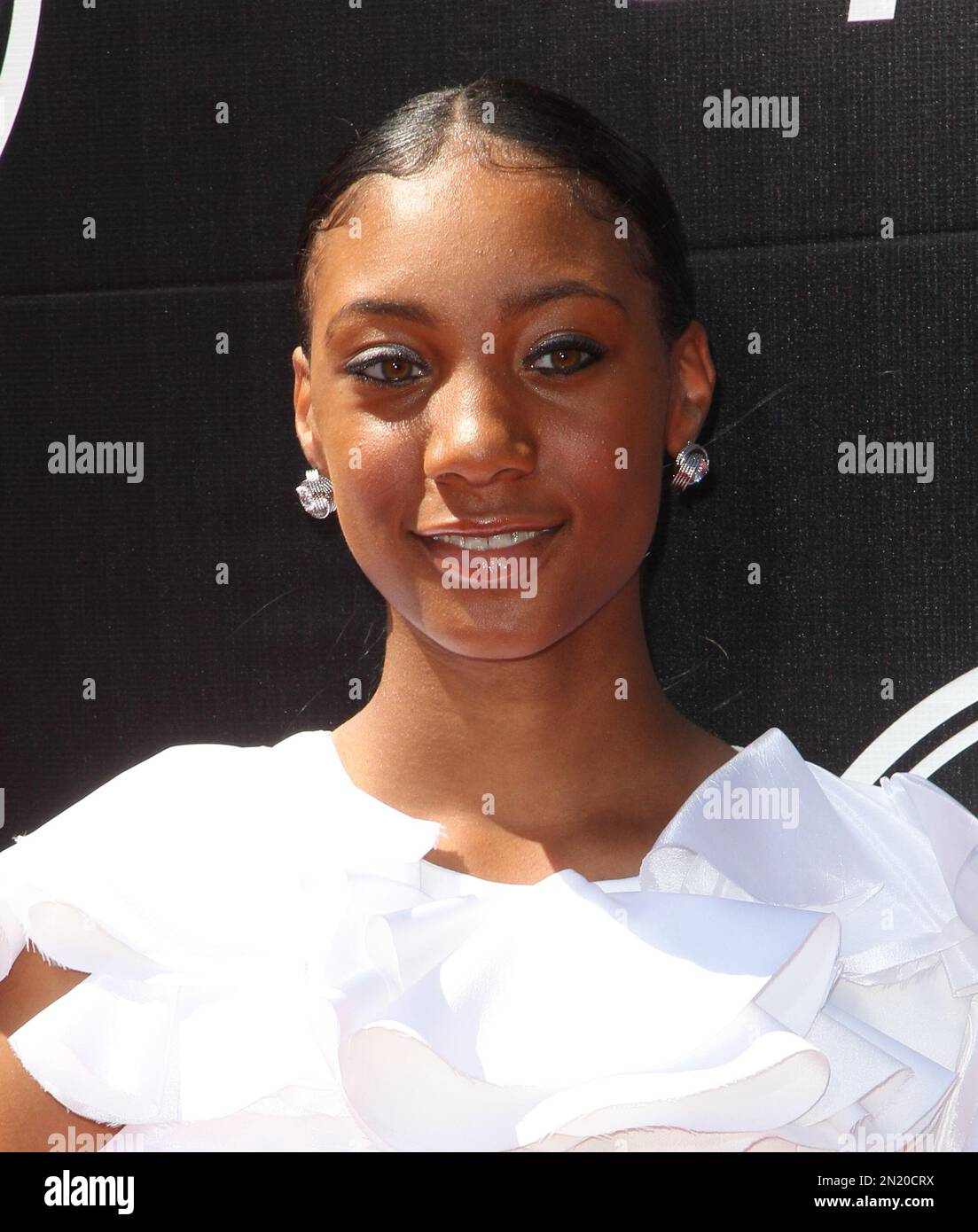 Mo'ne Davis, American Little League Baseball, arrives at the ESPY ...