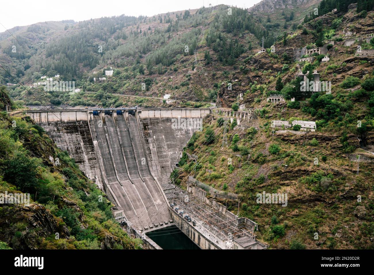 Dam architecture hi-res stock photography and images - Alamy