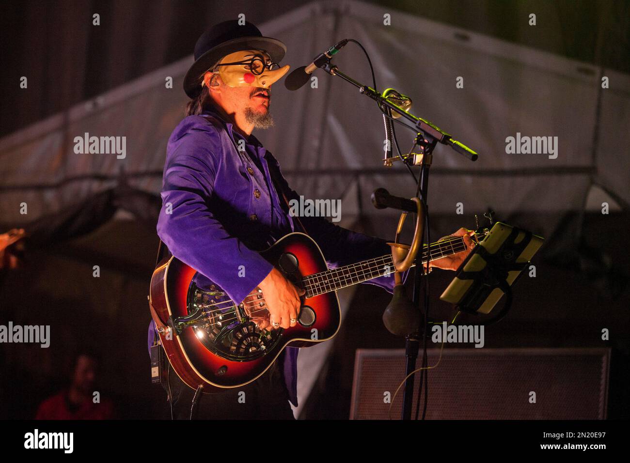 Les Claypool of Primus and the Chocolate Factory with The Fungi ...