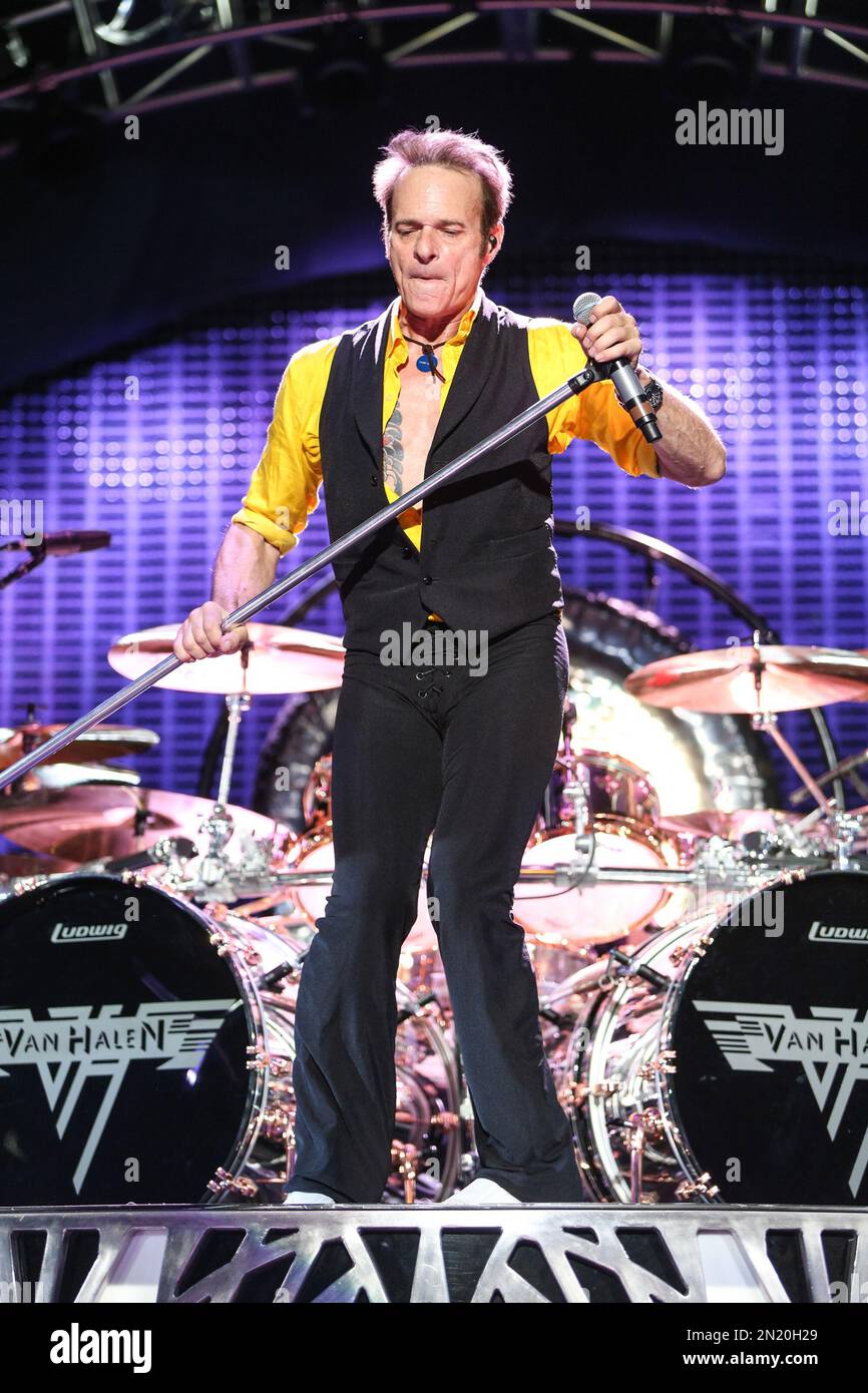 David Lee Roth of Van Halen performs at the Irvine Meadows Amphitheatre ...