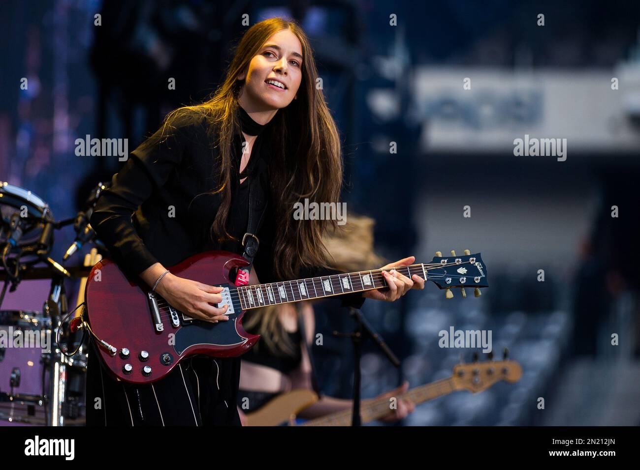 Danielle Haim from the band Haim opens for Taylor Swift's "1989" world ...