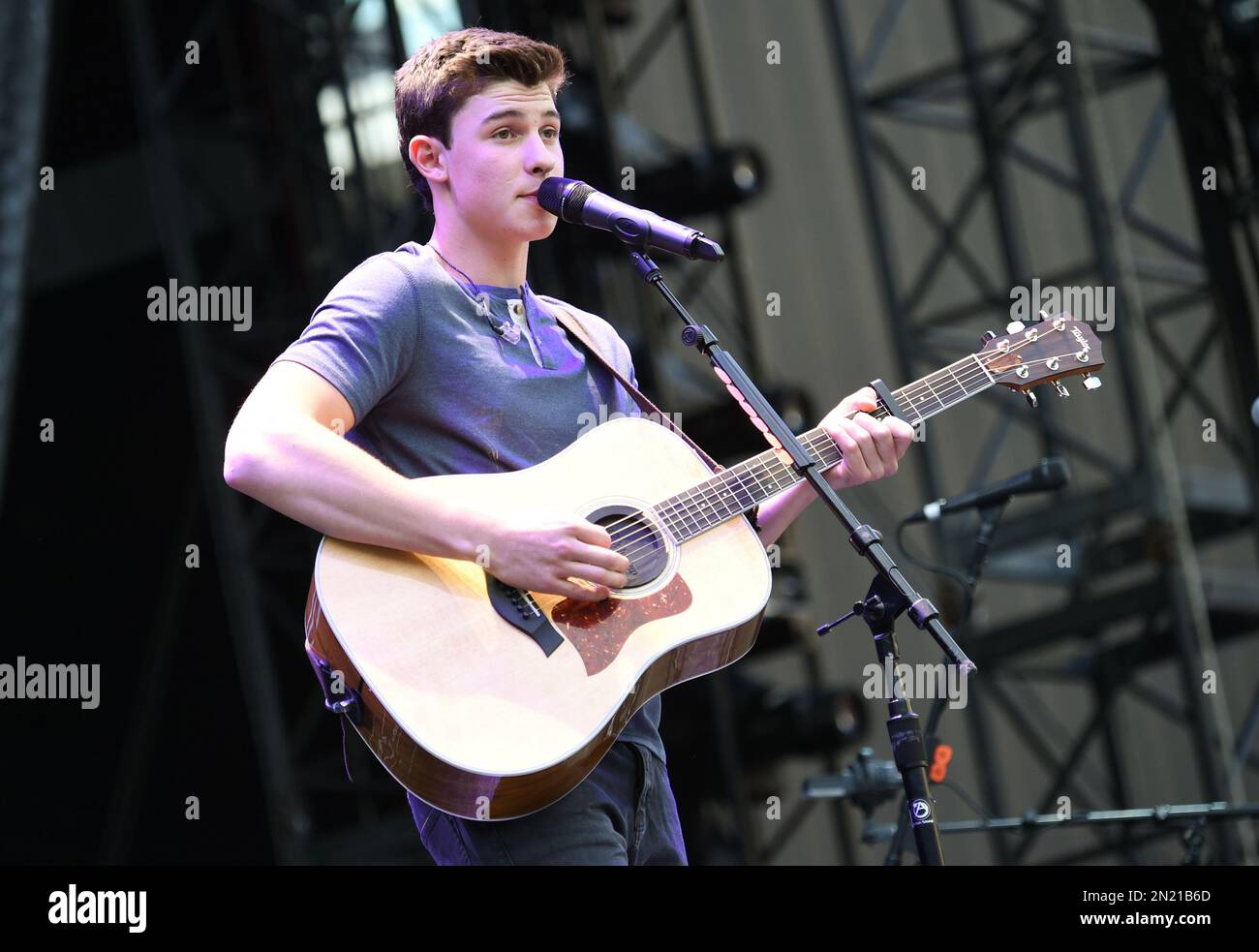 Musician Shawn Mendes performs during Taylor Swift's "1989" tour at ...