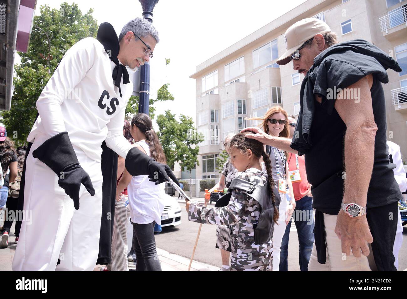 IMAGE DISTRIBUTED FOR KFC - KFC distributes limited edition Colonel ...