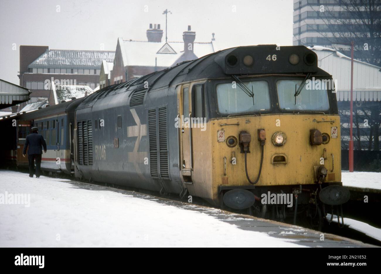Basingstoke train station hi-res stock photography and images - Alamy