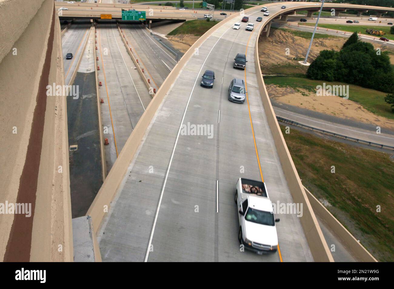 Traffic passes from Interstate 430 to Interstate 630 at the new Big ...