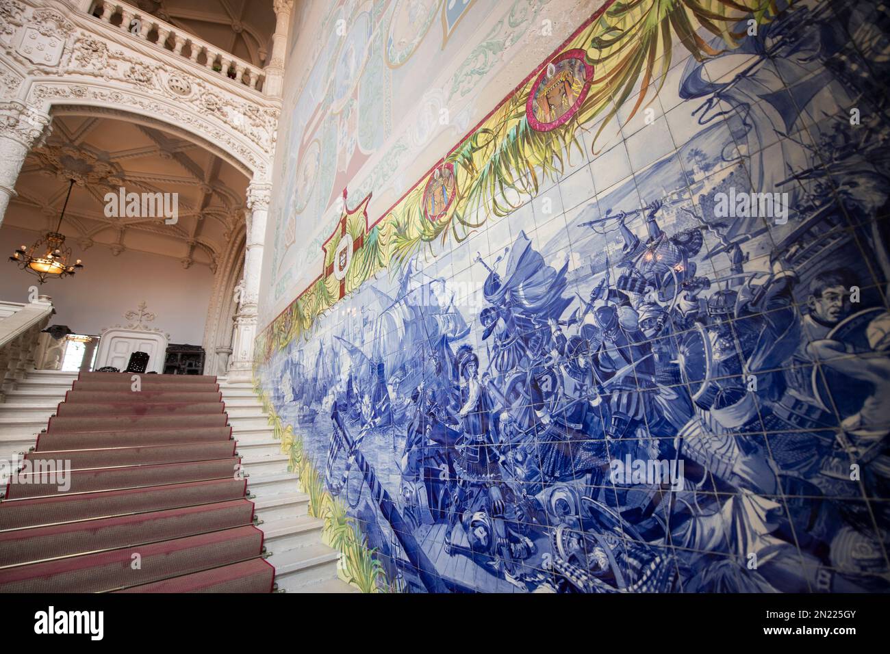 Azulejo tiles depicting battle scene on stairway, Buçaco Palace Hotel ...