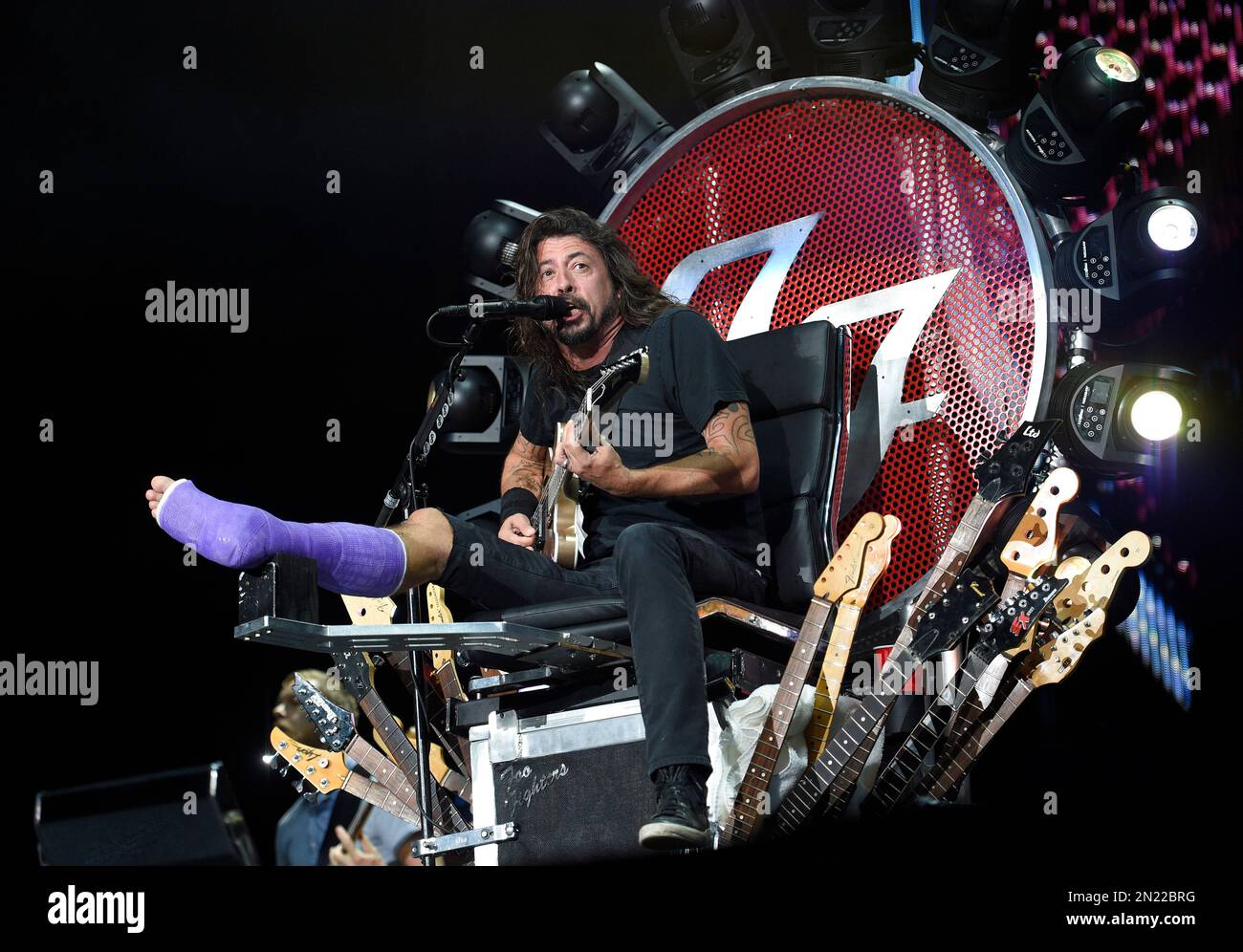 The Foo Fighters' Dave Grohl performs at RFK Stadium on Saturday, July ...