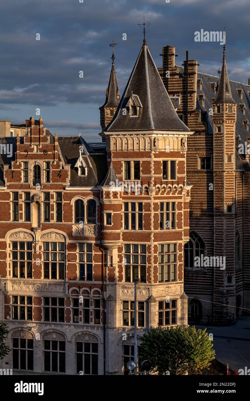 Famous antwerp historic building hi-res stock photography and images ...
