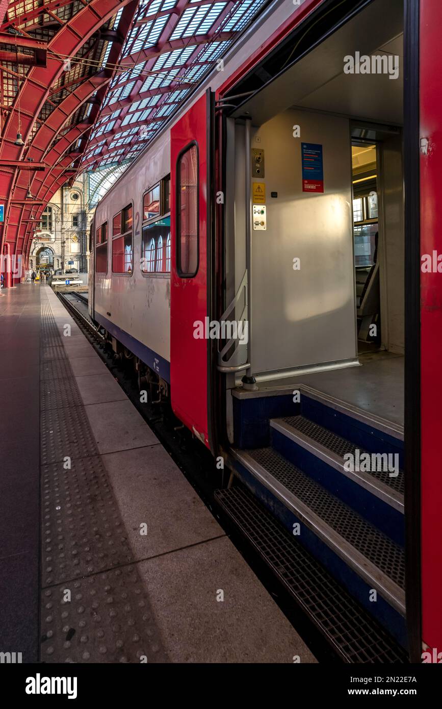Antwerp Train Station , Antwerp, Belgium Stock Photo - Alamy