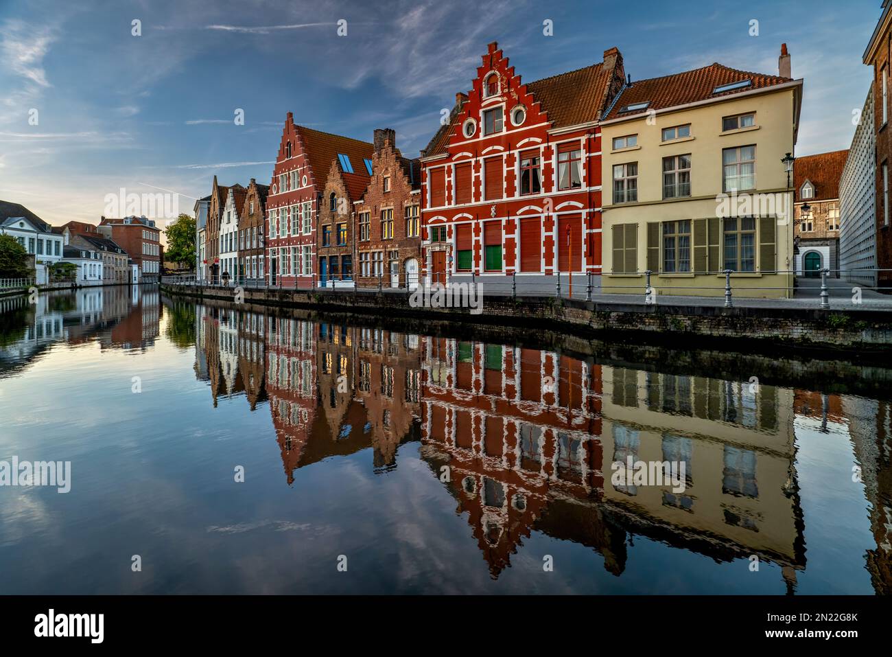 Medieval canals historical houses hi-res stock photography and images ...