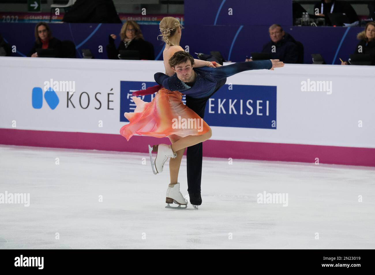 Phebe Bekker and James Hernandez (GBR) perform during the Junior Ice ...