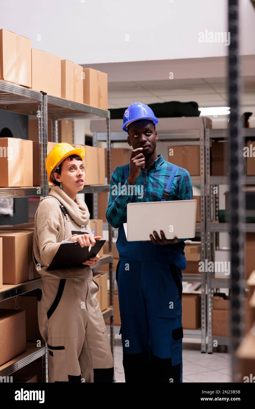 Factory dispatching workers hi-res stock photography and images - Alamy