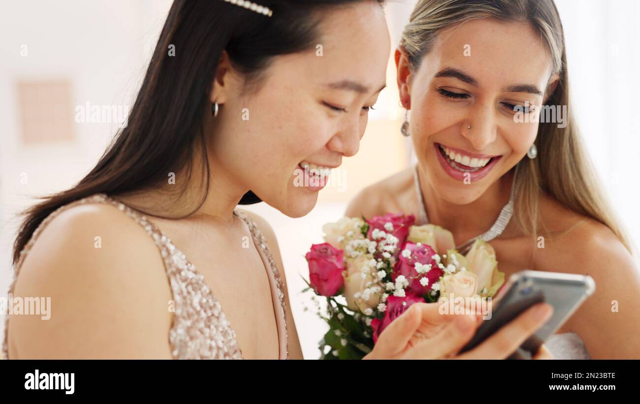 Iphone gallery app hi-res stock photography and images - Alamy