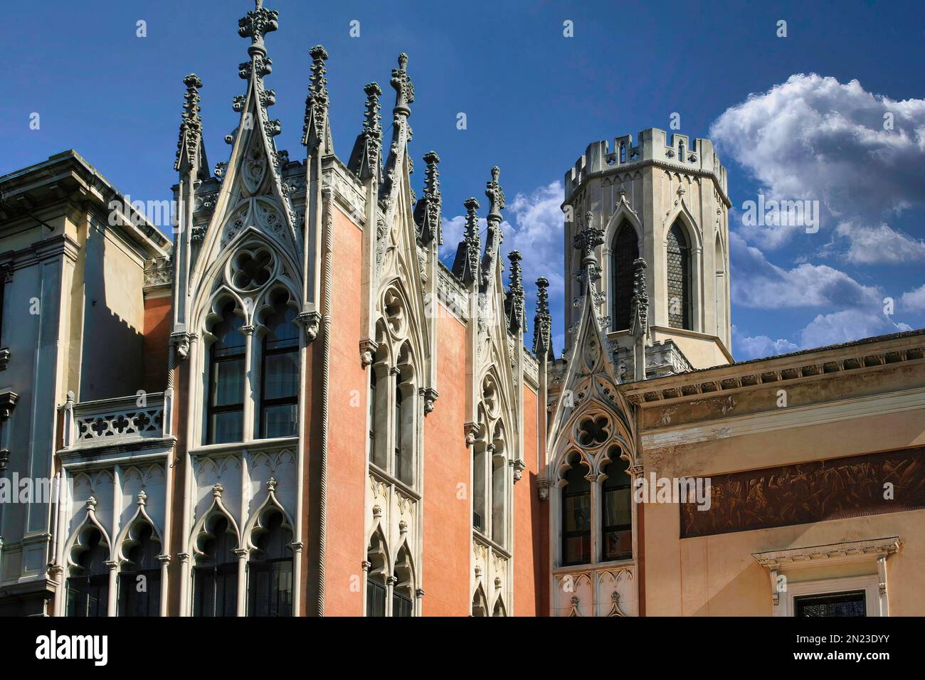 Padua, known as the city of Sant'Antonio, is a city rich in art ...