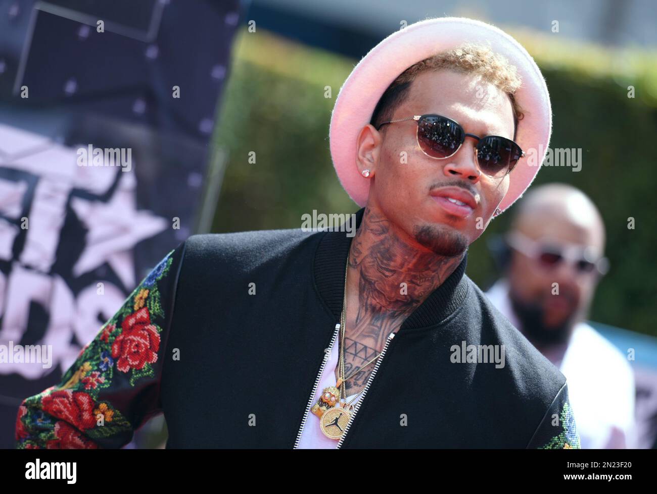 Chris Brown arrives at the BET Awards at the Microsoft Theater on ...