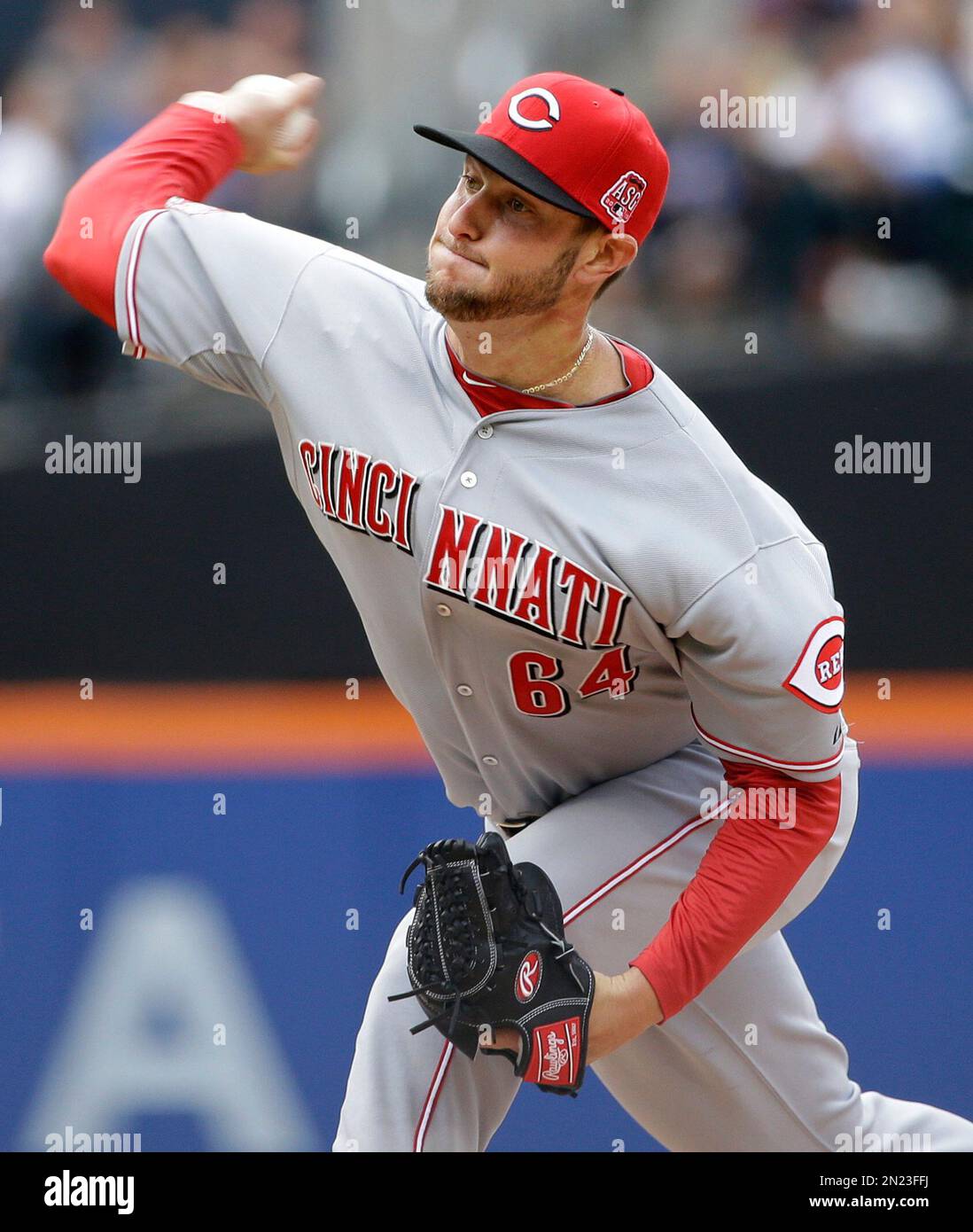 Cincinnati Reds starting pitcher Josh Smith throws during the first ...