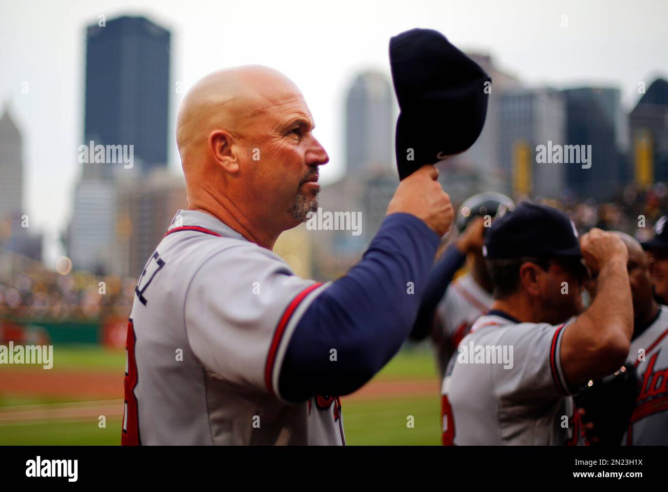 Atlanta Braves manager Fredi Gonzalez (33) walks back to the dugout ...